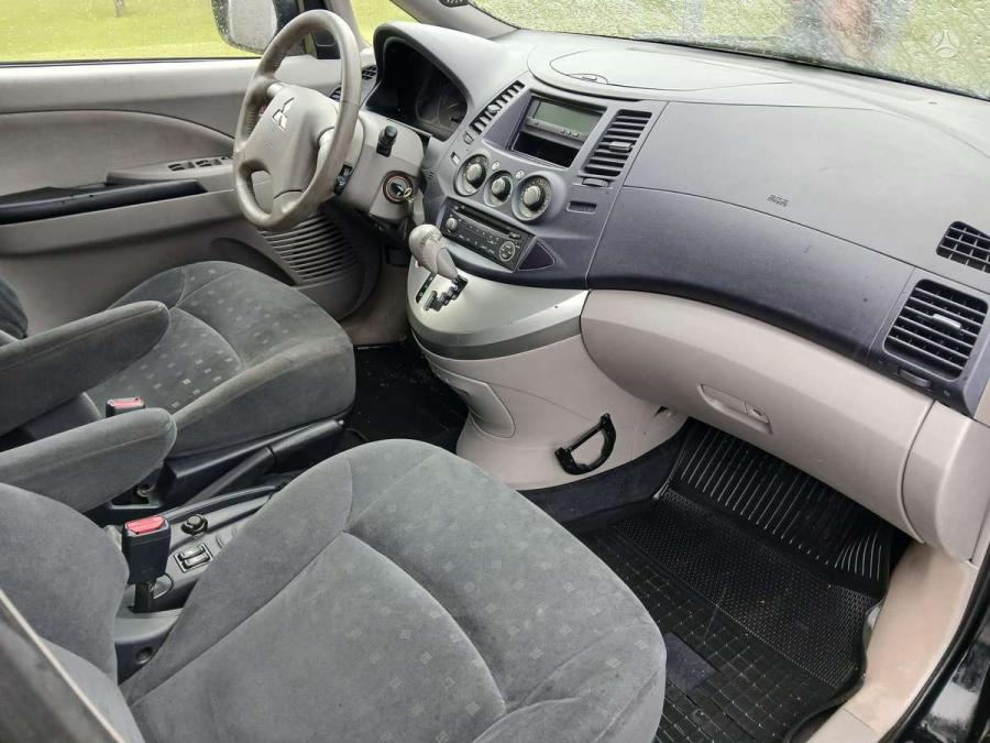 Melns Mitsubishi Grandis 2004 Kauņa, ar dzinēja tilpumu 2.40 L un nobraukumu 351 tūkst. km par 2250 €, foto 5 vietnē AUTOMOTO.COM.LV