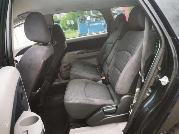 Black Mitsubishi Grandis 2005 in Vilnius, with an engine capacity of 2.40 L and mileage of 235 thousand km for 2850 €, photo 5 on AUTOMOTO.COM.LV