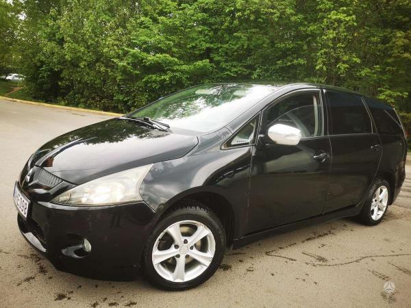 Black Mitsubishi Grandis 2005 in Vilnius, with an engine capacity of 2.40 L and mileage of 235 thousand km for 2850 €, photo 8 on AUTOMOTO.COM.LV