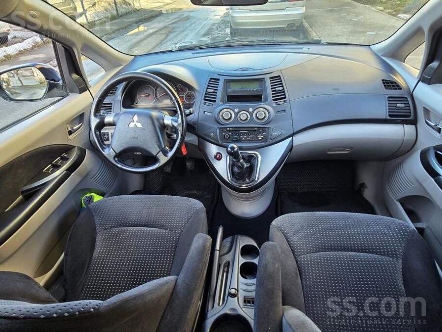Melns Mitsubishi Grandis 2006 Rīga, ar dzinēja tilpumu 2.00 L un nobraukumu 327 tūkst. km par 2990 €, foto 4 vietnē AUTOMOTO.COM.LV