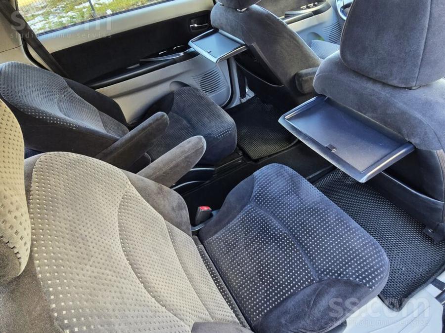 Melns Mitsubishi Grandis 2006 Rīga, ar dzinēja tilpumu 2.00 L un nobraukumu 327 tūkst. km par 2990 €, foto 5 vietnē AUTOMOTO.COM.LV