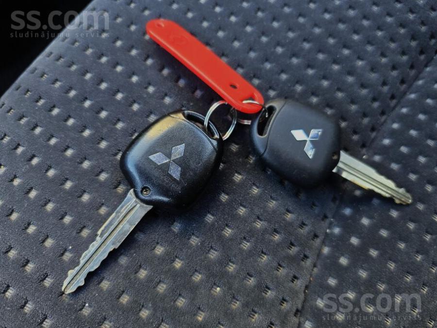 Melns Mitsubishi Grandis 2006 Rīga, ar dzinēja tilpumu 2.00 L un nobraukumu 327 tūkst. km par 2990 €, foto 8 vietnē AUTOMOTO.COM.LV