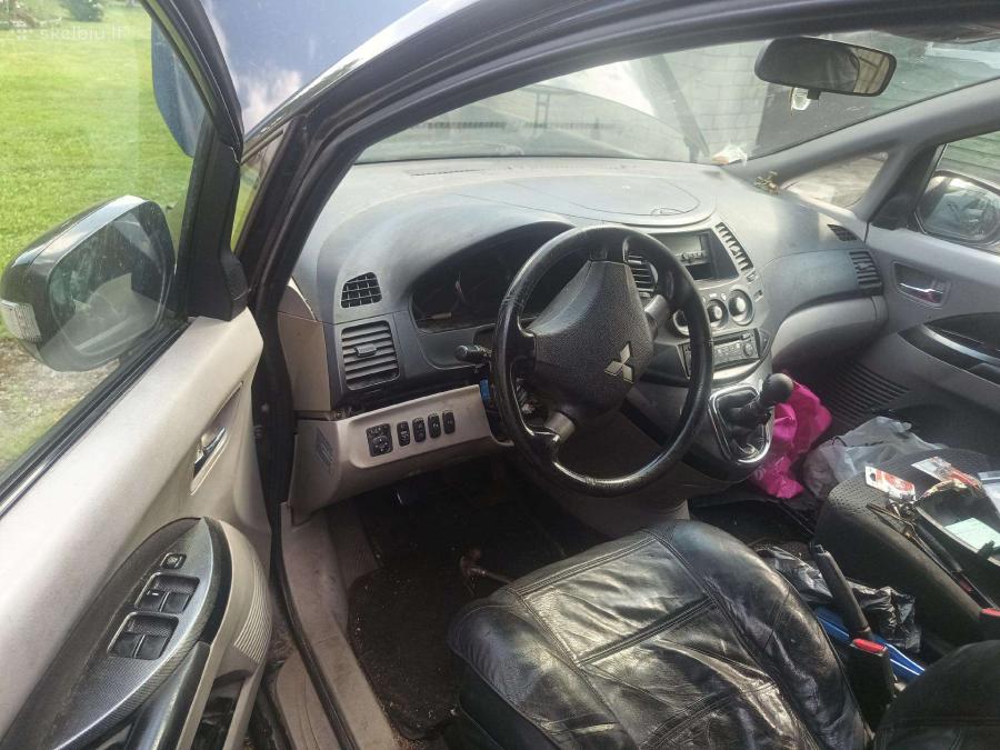 Melns Mitsubishi Grandis 2006 Kauņa, ar dzinēja tilpumu 2.00 L un nobraukumu 252 tūkst. km par 500 €, foto 8 vietnē AUTOMOTO.COM.LV