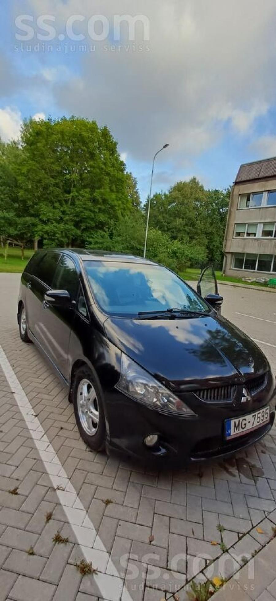 Melns Mitsubishi Grandis 2006 Rīga, ar dzinēja tilpumu 2.00 L un nobraukumu 345 tūkst. km par 2100 €, foto 5 vietnē AUTOMOTO.COM.LV