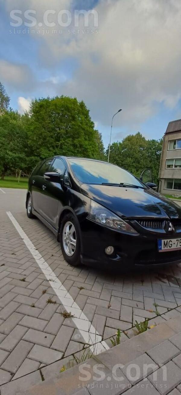 Black Mitsubishi Grandis 2006 in Riga, with an engine capacity of 2.00 L and mileage of 345 thousand km for 2100 €, photo 11 on AUTOMOTO.COM.LV