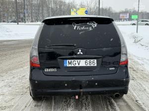 Black Mitsubishi Grandis 2007 in Kaunas, with an engine capacity of 2.00 L and mileage of 343 thousand km for 2300 €, photo 4 on AUTOMOTO.COM.LV