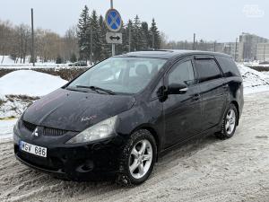 Black Mitsubishi Grandis 2007 in Kaunas, with an engine capacity of 2.00 L and mileage of 343 thousand km for 2300 €, photo 5 on AUTOMOTO.COM.LV
