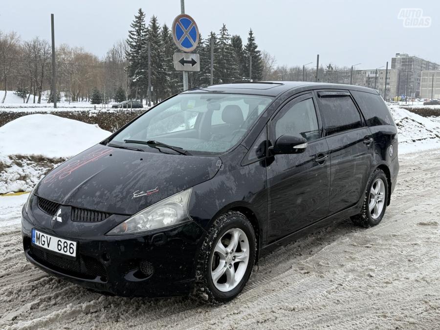 Black Mitsubishi Grandis 2007 in Kaunas, with an engine capacity of 2.00 L and mileage of 343 thousand km for 2300 €, photo 5 on AUTOMOTO.COM.LV