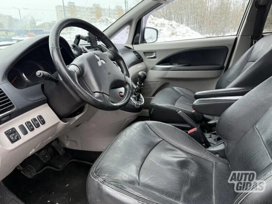 Melns Mitsubishi Grandis 2007 Kauņa, ar dzinēja tilpumu 2.00 L un nobraukumu 344 tūkst. km par 1750 €, foto 14 vietnē AUTOMOTO.COM.LV