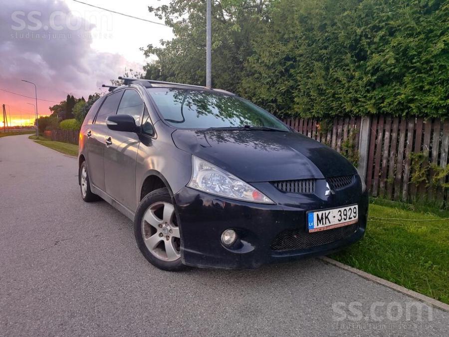 Black Mitsubishi Grandis 2007 in Ogre, with an engine capacity of 2.00 L and mileage of 289 thousand km for 1000 €, photo 1 on AUTOMOTO.COM.LV