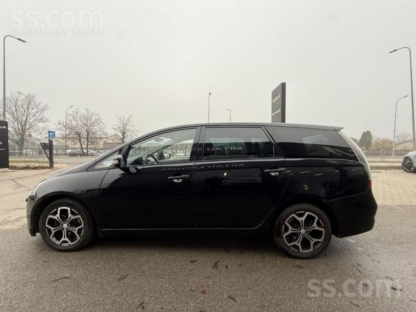 Melns Mitsubishi Grandis 2007 Jelgava, ar dzinēja tilpumu 2.40 L un nobraukumu 397 tūkst. km par 2900 €, foto 2 vietnē AUTOMOTO.COM.LV