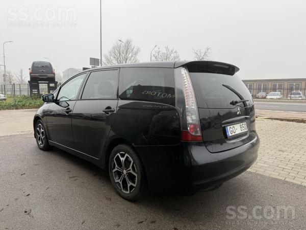 Melns Mitsubishi Grandis 2007 Jelgava, ar dzinēja tilpumu 2.40 L un nobraukumu 397 tūkst. km par 2900 €, foto 3 vietnē AUTOMOTO.COM.LV