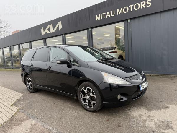Black Mitsubishi Grandis 2007 in Jelgava, with an engine capacity of 2.40 L and mileage of 397 thousand km for 2900 €, photo 8 on AUTOMOTO.COM.LV