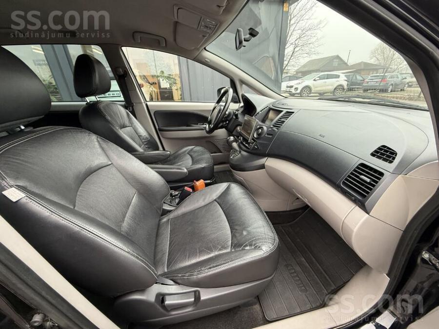 Melns Mitsubishi Grandis 2007 Jelgava, ar dzinēja tilpumu 2.40 L un nobraukumu 397 tūkst. km par 2900 €, foto 16 vietnē AUTOMOTO.COM.LV