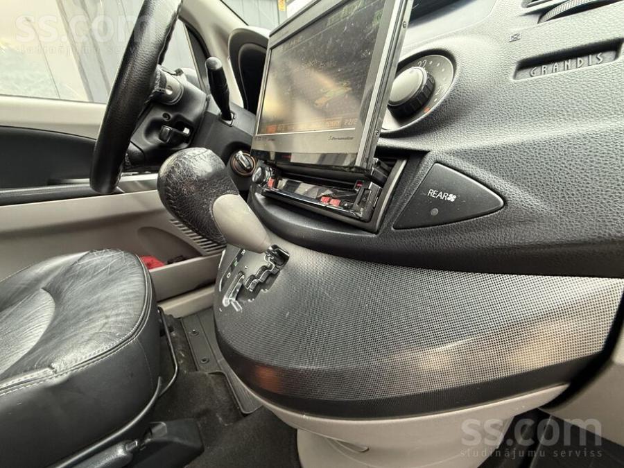Melns Mitsubishi Grandis 2007 Jelgava, ar dzinēja tilpumu 2.40 L un nobraukumu 397 tūkst. km par 2900 €, foto 19 vietnē AUTOMOTO.COM.LV