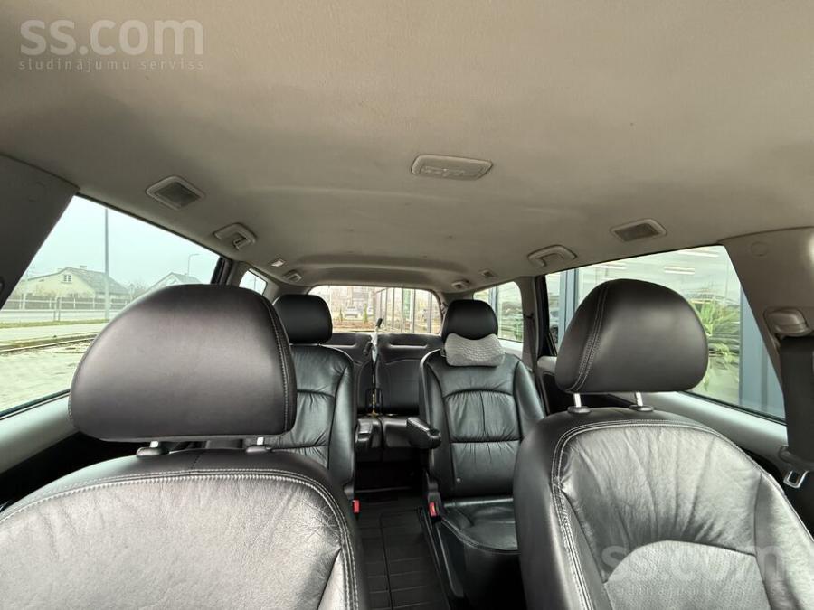 Melns Mitsubishi Grandis 2007 Jelgava, ar dzinēja tilpumu 2.40 L un nobraukumu 397 tūkst. km par 2900 €, foto 20 vietnē AUTOMOTO.COM.LV