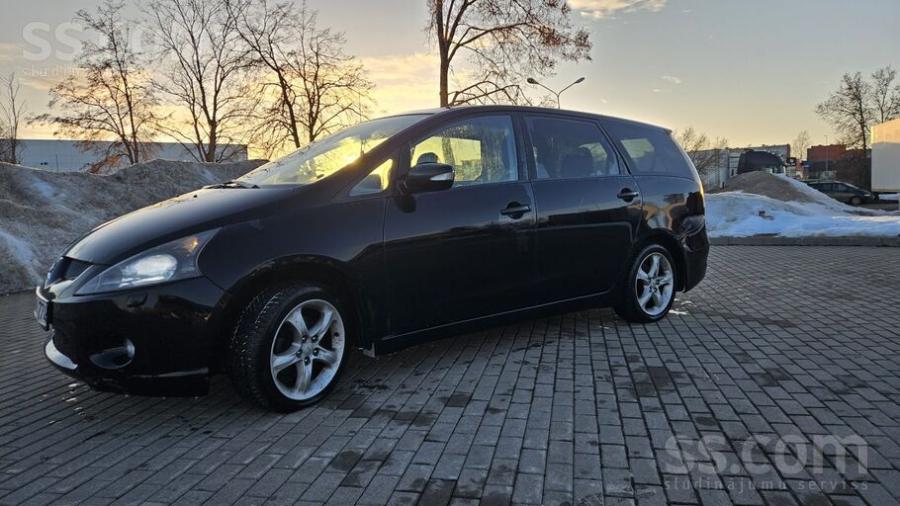 Black Mitsubishi Grandis 2007 in Rezekne, with an engine capacity of 2.00 L and mileage of 377 thousand km for 1150 €, photo 3 on AUTOMOTO.COM.LV