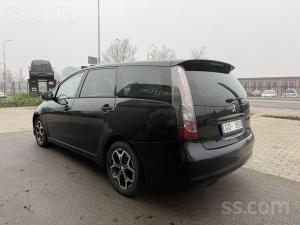 Melns Mitsubishi Grandis 2007 Jelgava, ar dzinēja tilpumu 2.40 L un nobraukumu 397 tūkst. km par 2500 €, foto 4 vietnē AUTOMOTO.COM.LV