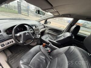 Melns Mitsubishi Grandis 2007 Jelgava, ar dzinēja tilpumu 2.40 L un nobraukumu 397 tūkst. km par 2500 €, foto 12 vietnē AUTOMOTO.COM.LV