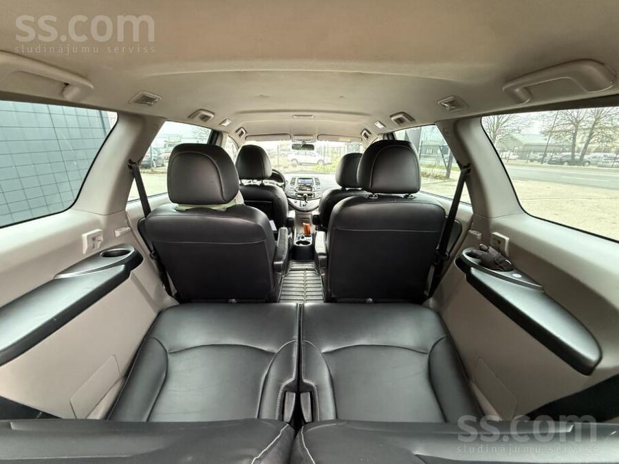 Melns Mitsubishi Grandis 2007 Jelgava, ar dzinēja tilpumu 2.40 L un nobraukumu 397 tūkst. km par 2500 €, foto 14 vietnē AUTOMOTO.COM.LV