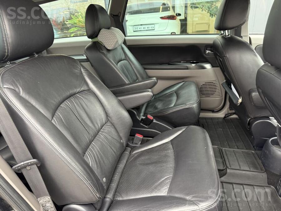Melns Mitsubishi Grandis 2007 Jelgava, ar dzinēja tilpumu 2.40 L un nobraukumu 397 tūkst. km par 2500 €, foto 15 vietnē AUTOMOTO.COM.LV
