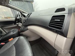 Melns Mitsubishi Grandis 2007 Jelgava, ar dzinēja tilpumu 2.40 L un nobraukumu 397 tūkst. km par 2500 €, foto 17 vietnē AUTOMOTO.COM.LV