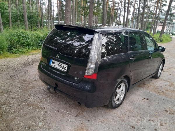 Melns Mitsubishi Grandis 2007 Rīga, ar dzinēja tilpumu 2.00 L un nobraukumu 245 tūkst. km par 1200 €, foto 3 vietnē AUTOMOTO.COM.LV