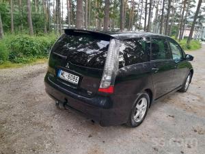 Black Mitsubishi Grandis 2007 in Riga, with an engine capacity of 2.00 L and mileage of 245 thousand km for 1200 €, photo 4 on AUTOMOTO.COM.LV