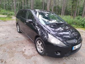 Black Mitsubishi Grandis 2007 in Riga, with an engine capacity of 2.00 L and mileage of 245 thousand km for 1200 €, photo 5 on AUTOMOTO.COM.LV
