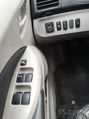 Black Mitsubishi Grandis 2007 in Riga, with an engine capacity of 2.00 L and mileage of 245 thousand km for 1200 €, photo 11 on AUTOMOTO.COM.LV