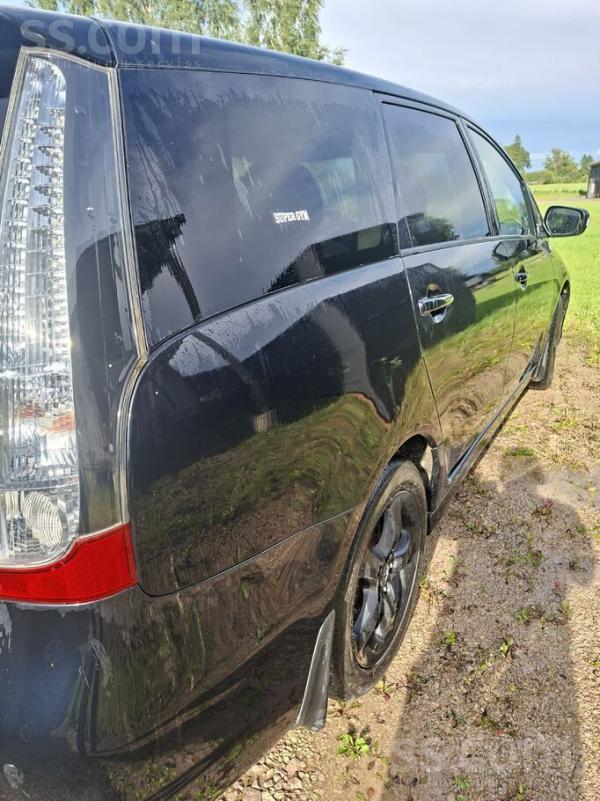 Melns Mitsubishi Grandis 2007 Ogre, ar dzinēja tilpumu 2.00 L un nobraukumu 306 tūkst. km par 1800 €, foto 2 vietnē AUTOMOTO.COM.LV