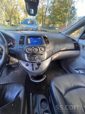 Melns Mitsubishi Grandis 2008 Rīga, ar dzinēja tilpumu 2.40 L un nobraukumu 295 tūkst. km par 800 €, foto 3 vietnē AUTOMOTO.COM.LV