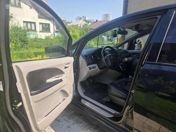 Melns Mitsubishi Grandis 2008 Kauņa, ar dzinēja tilpumu 2.38 L un nobraukumu 255 tūkst. km par 2950 €, foto 7 vietnē AUTOMOTO.COM.LV