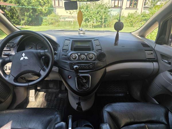 Melns Mitsubishi Grandis 2008 Kauņa, ar dzinēja tilpumu 2.38 L un nobraukumu 255 tūkst. km par 2950 €, foto 8 vietnē AUTOMOTO.COM.LV