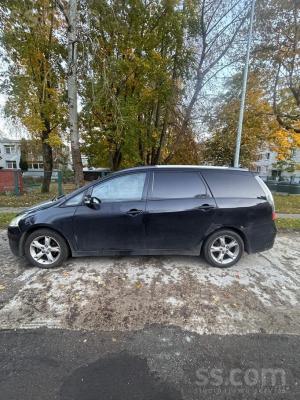 Melns Mitsubishi Grandis 2008 Rīga, ar dzinēja tilpumu 2.40 L un nobraukumu 290 tūkst. km par 550 €, foto  vietnē AUTOMOTO.COM.LV