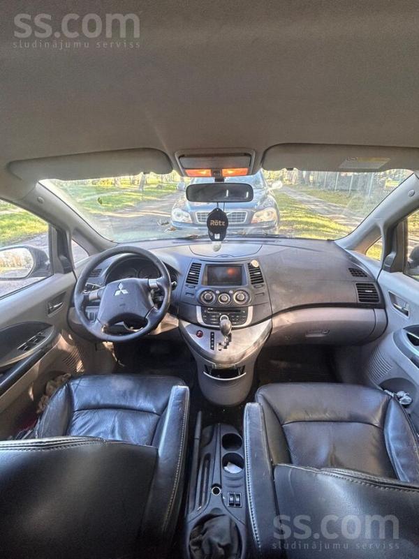 Melns Mitsubishi Grandis 2008 Rīga, ar dzinēja tilpumu 2.40 L un nobraukumu 290 tūkst. km par 550 €, foto 2 vietnē AUTOMOTO.COM.LV