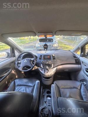Melns Mitsubishi Grandis 2008 Rīga, ar dzinēja tilpumu 2.40 L un nobraukumu 290 tūkst. km par 550 €, foto 3 vietnē AUTOMOTO.COM.LV