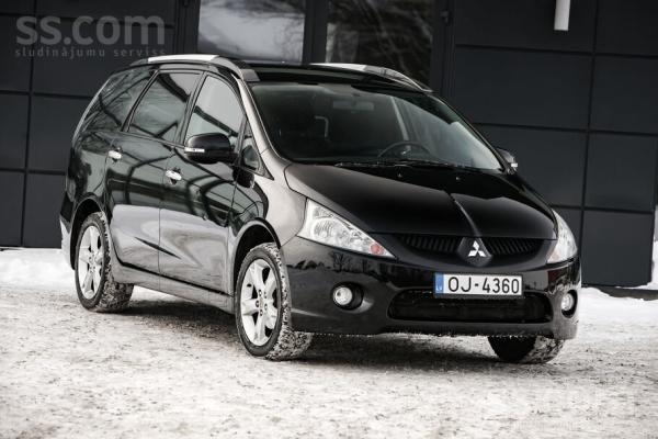 Black Mitsubishi Grandis 2011 in Jelgava, with an engine capacity of 2.40 L and mileage of 0 thousand km for 5290 €, photo 4 on AUTOMOTO.COM.LV
