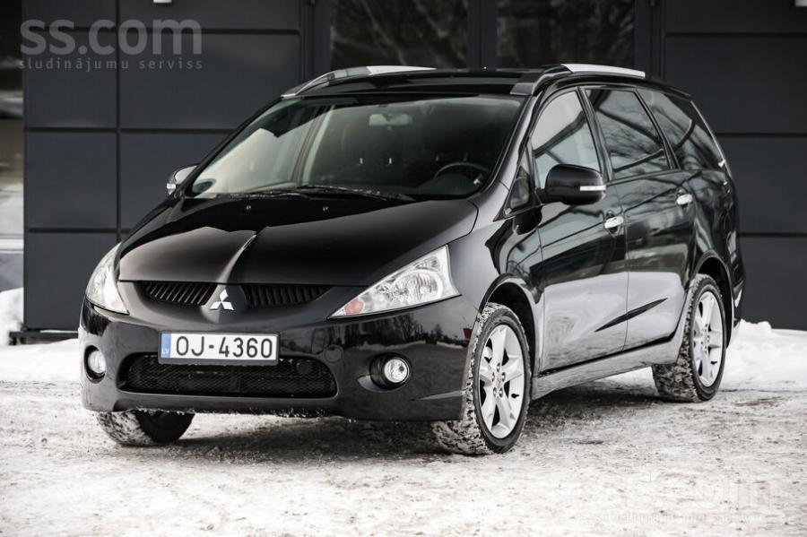 Black Mitsubishi Grandis 2011 in Jelgava, with an engine capacity of 2.40 L and mileage of 0 thousand km for 4790 €, photo 3 on AUTOMOTO.COM.LV