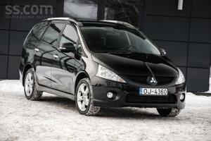 Black Mitsubishi Grandis 2011 in Jelgava, with an engine capacity of 2.40 L and mileage of 0 thousand km for 4790 €, photo 5 on AUTOMOTO.COM.LV