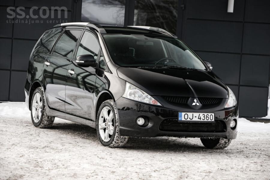 Black Mitsubishi Grandis 2011 in Jelgava, with an engine capacity of 2.40 L and mileage of 0 thousand km for 4790 €, photo 5 on AUTOMOTO.COM.LV