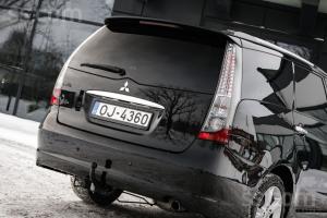 Black Mitsubishi Grandis 2011 in Jelgava, with an engine capacity of 2.40 L and mileage of 0 thousand km for 4790 €, photo 7 on AUTOMOTO.COM.LV