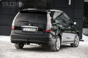 Black Mitsubishi Grandis 2011 in Jelgava, with an engine capacity of 2.40 L and mileage of 0 thousand km for 4790 €, photo 8 on AUTOMOTO.COM.LV