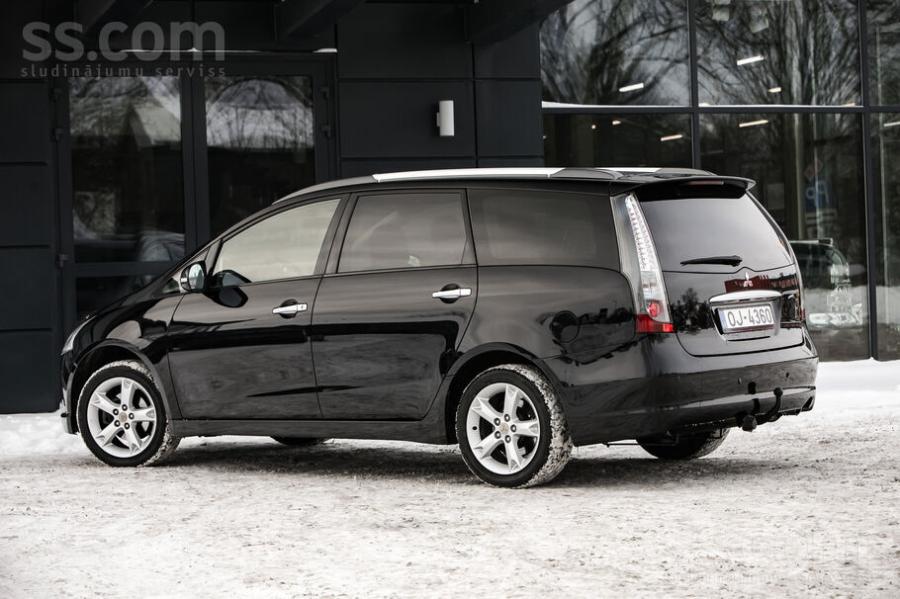 Black Mitsubishi Grandis 2011 in Jelgava, with an engine capacity of 2.40 L and mileage of 0 thousand km for 4790 €, photo 12 on AUTOMOTO.COM.LV