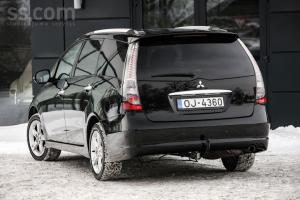 Black Mitsubishi Grandis 2011 in Jelgava, with an engine capacity of 2.40 L and mileage of 0 thousand km for 4790 €, photo 13 on AUTOMOTO.COM.LV