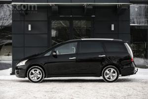 Black Mitsubishi Grandis 2011 in Jelgava, with an engine capacity of 2.40 L and mileage of 0 thousand km for 4790 €, photo 15 on AUTOMOTO.COM.LV