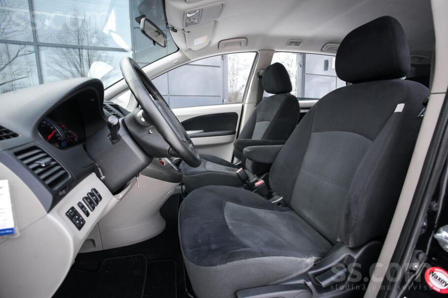 Black Mitsubishi Grandis 2011 in Jelgava, with an engine capacity of 2.40 L and mileage of 0 thousand km for 4790 €, photo 16 on AUTOMOTO.COM.LV