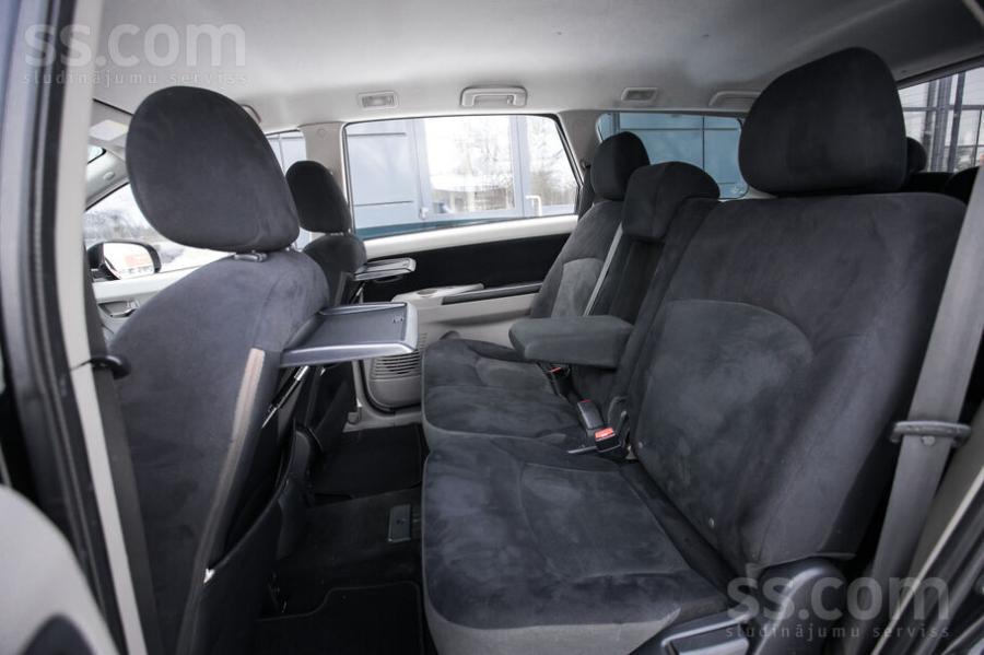Black Mitsubishi Grandis 2011 in Jelgava, with an engine capacity of 2.40 L and mileage of 0 thousand km for 4790 €, photo 17 on AUTOMOTO.COM.LV