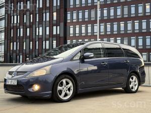 Zils Mitsubishi Grandis 2004 Rīga, ar dzinēja tilpumu 2.40 L un nobraukumu 308 tūkst. km par 1690 €, foto 3 vietnē AUTOMOTO.COM.LV