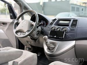 Zils Mitsubishi Grandis 2004 Rīga, ar dzinēja tilpumu 2.40 L un nobraukumu 308 tūkst. km par 1690 €, foto 17 vietnē AUTOMOTO.COM.LV